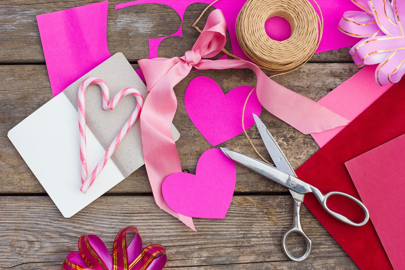 YOUR GUIDE TO A MEMORABLE DATE AT HOME - Mission Viejo